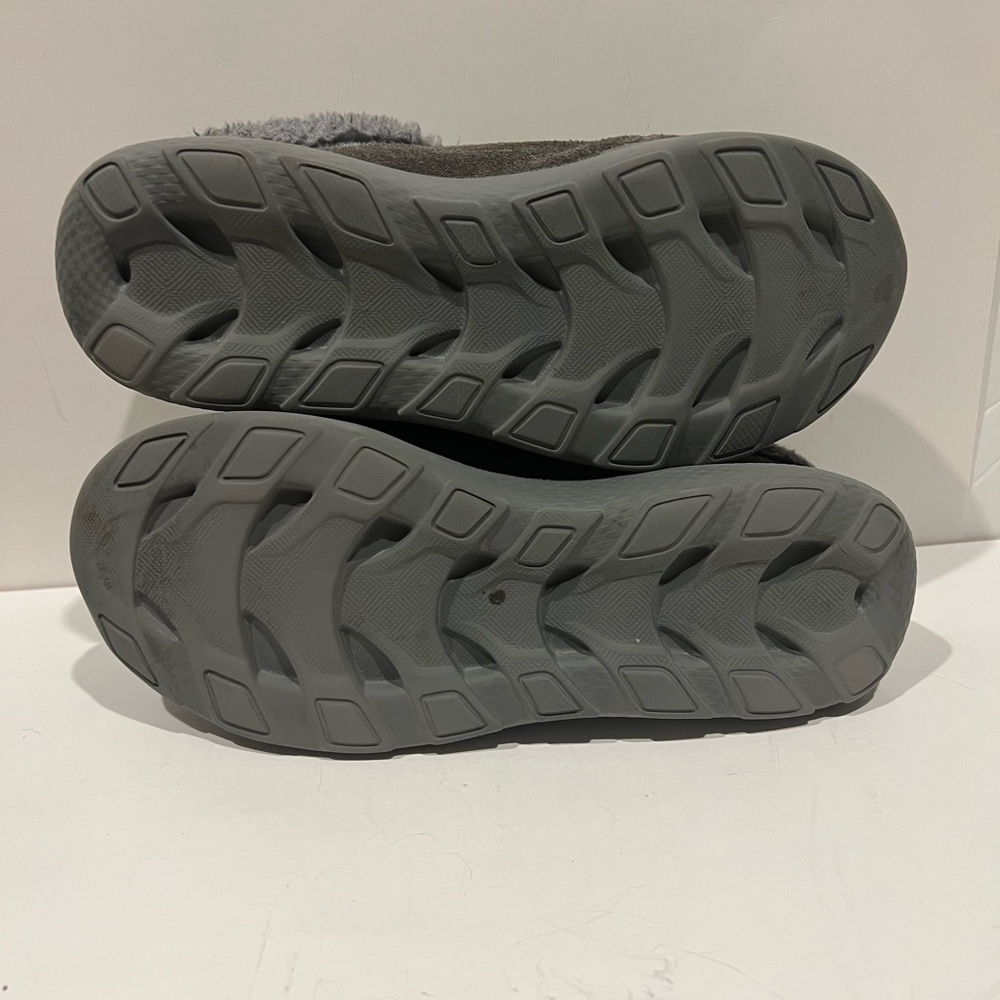 Skechers Gogomat Slip On Gray Faux Fur Shoes Sz 8 - Gem